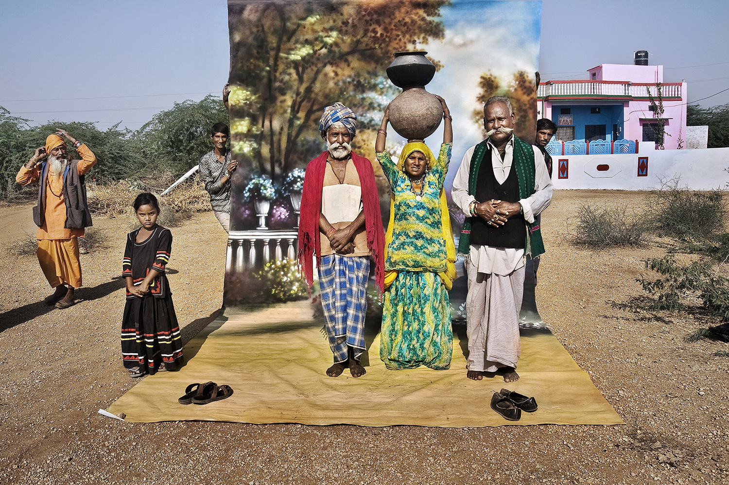 PORTRAITS AGAINST BACKDROP – Raghu Rai Foundation
